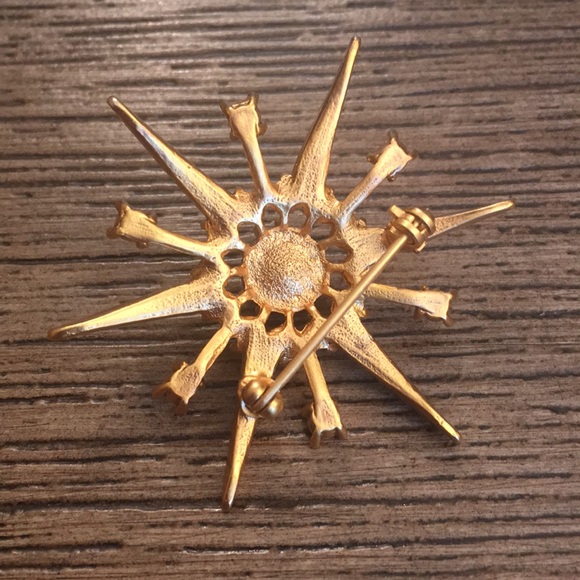 Vintage | Jewelry | Vintage Matte Gold Star Pin Purple Rhinestones ...
